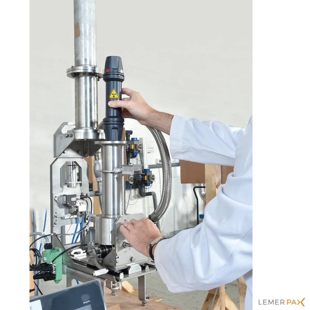Vacuum sample transfer system for radioactive samples - Lemer Pax
