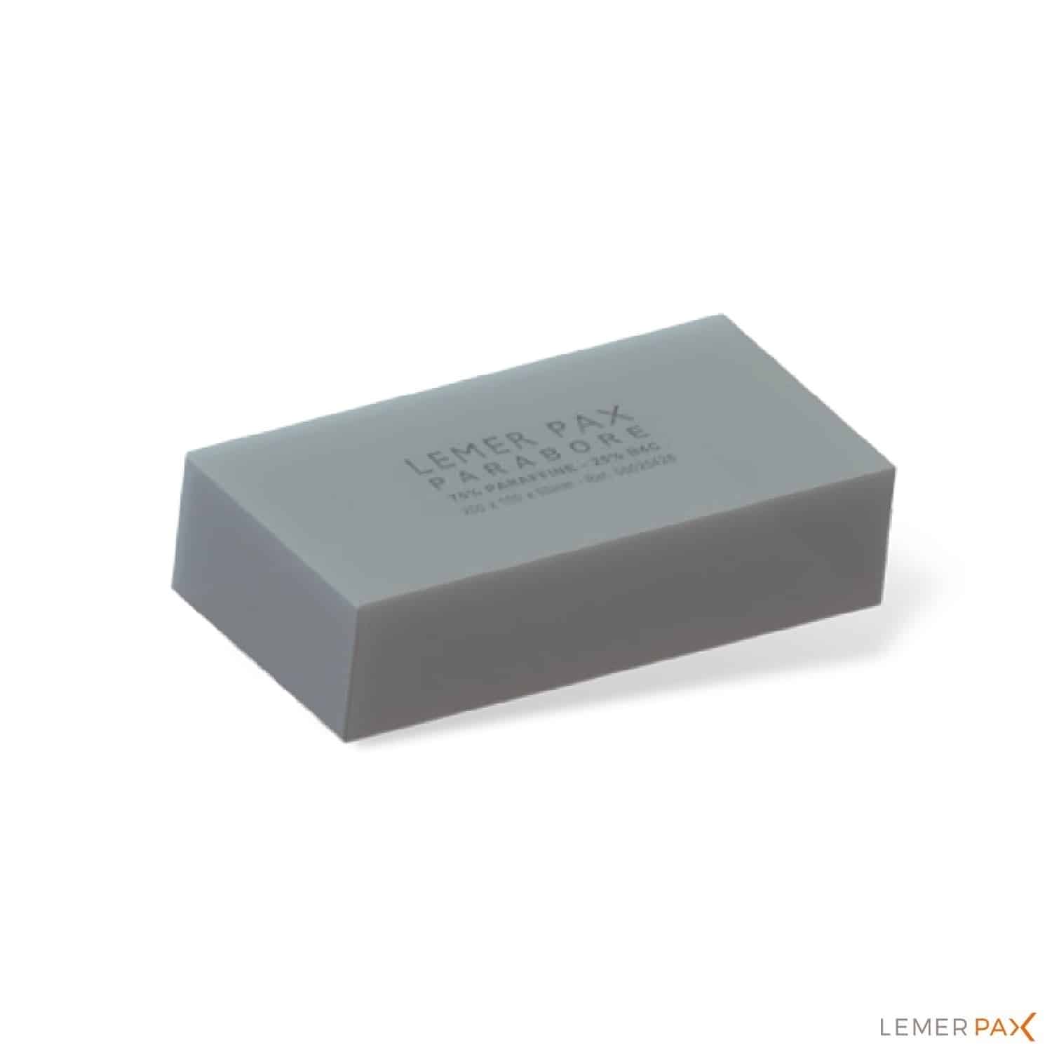 Neutron-absorbing materials for thermalisation of neutron energies