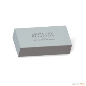 Neutron-absorbing materials for thermalisation of neutron energies