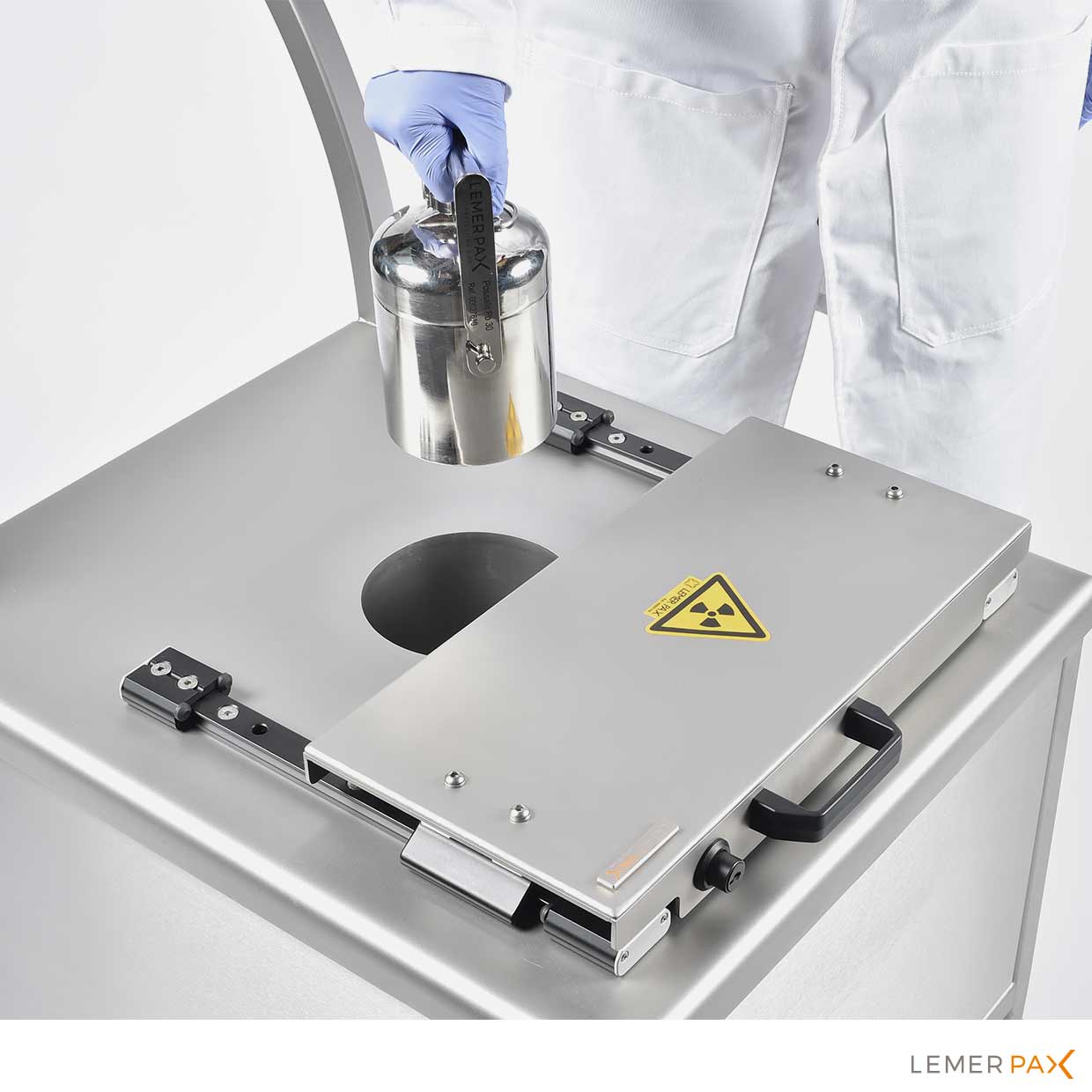 CHT: Chariot de transport pour médicaments radiopharmaceutiques