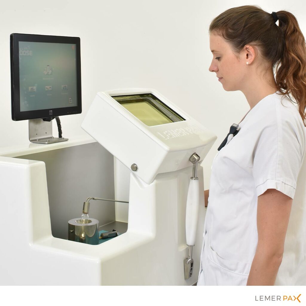 L-Block - protective screen radiopharmaceutical manipulations