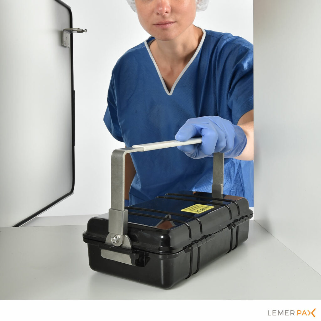 Easybox - carrier for syringes of radiopharmaceutical substances