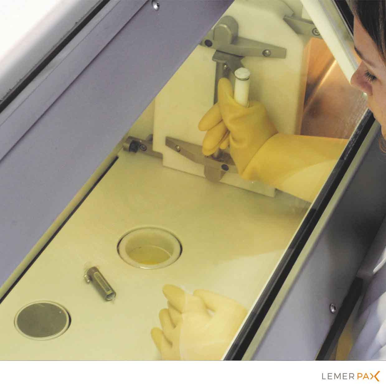 Hot cells & glove boxes - Designer and manufacturer