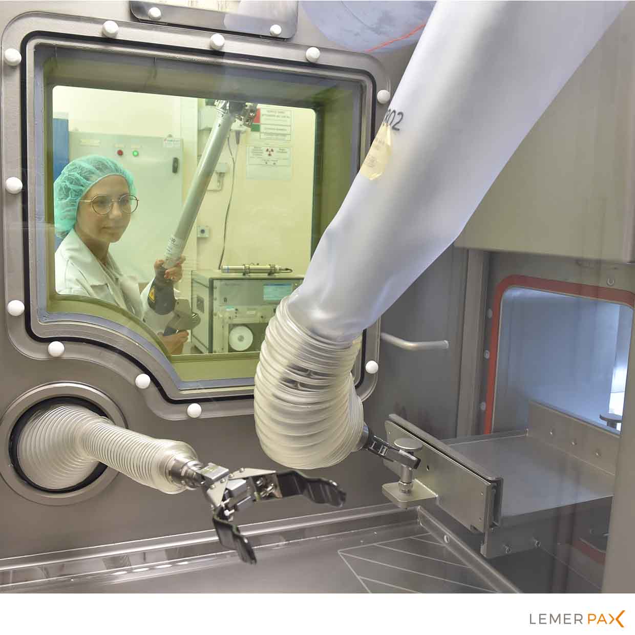 Hot cells & glove boxes - Designer and manufacturer