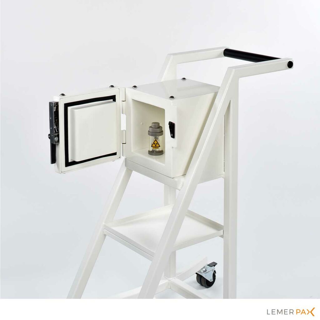 Mobile shielded safe for radioactive source - Lemer Pax