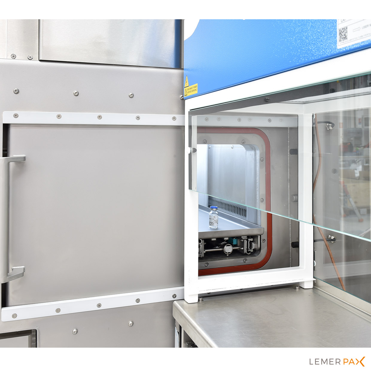 REP-75 hot cell - Isolator for dispensing and fractionating