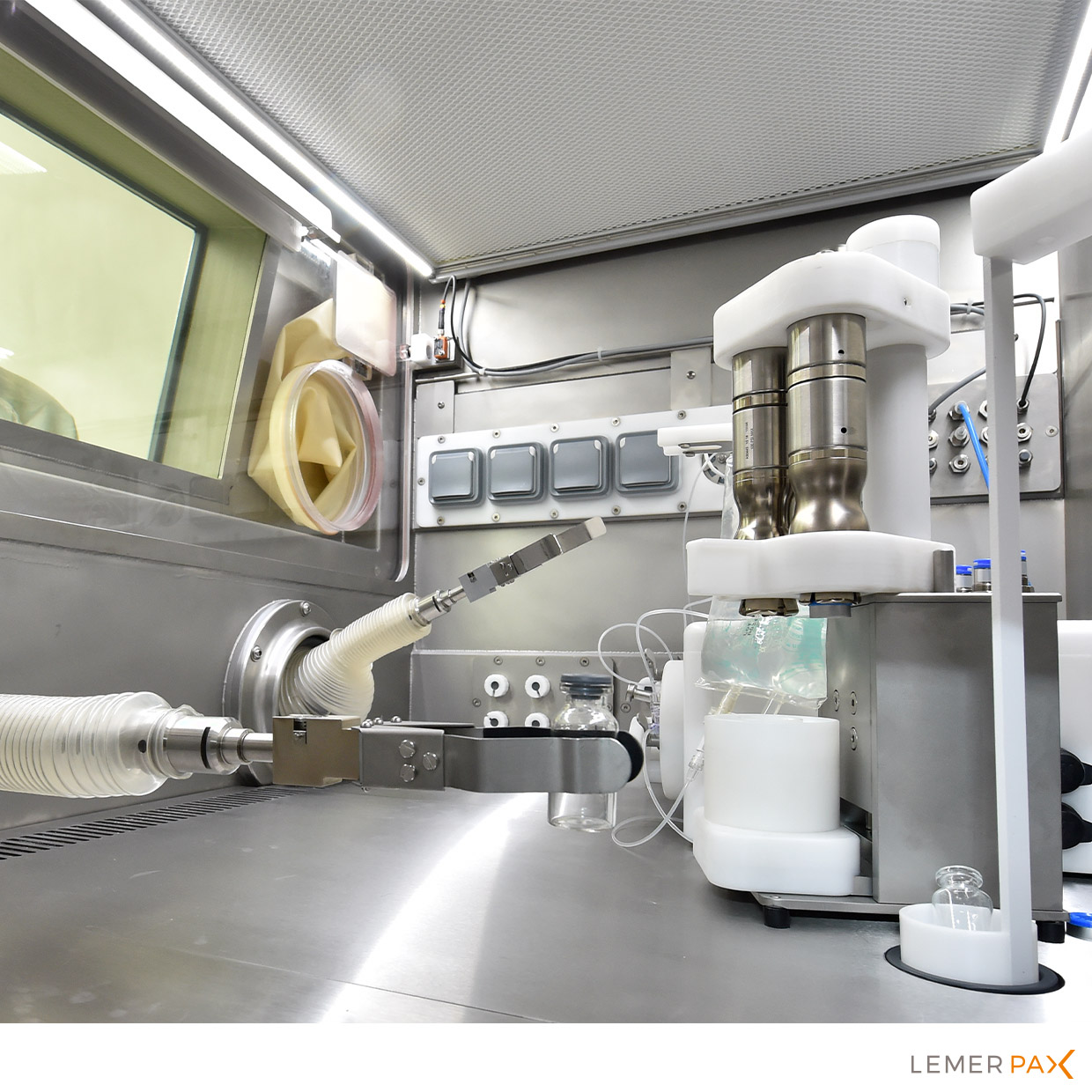 REP-75 hot cell - Isolator for dispensing and fractionating