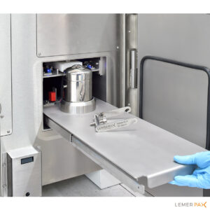 REP-75 hot cell - Isolator for dispensing and fractionating