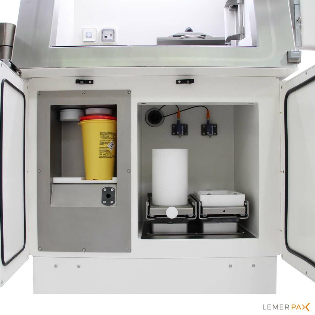 Medi 9000 COMBO shielded hot cell - Lemer Pax